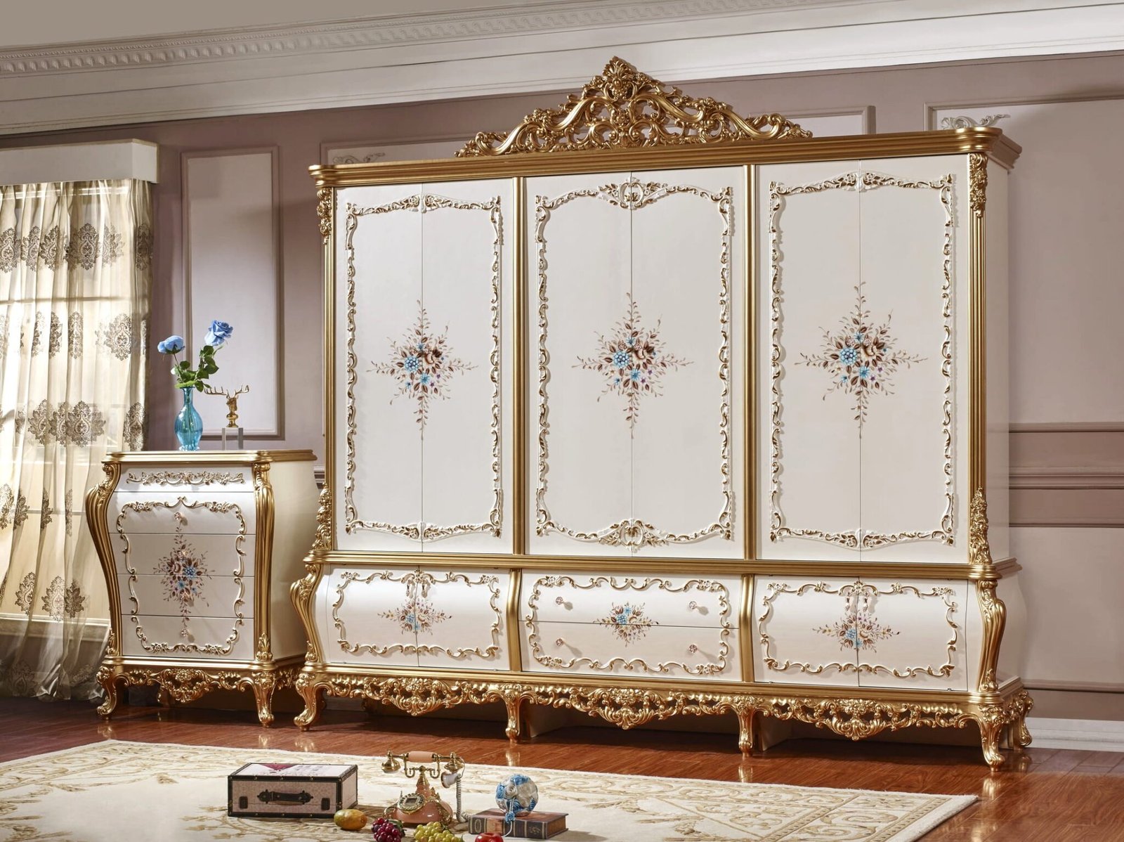 Luxury Royal Wooden Bed Frame – New Double Bed Designs