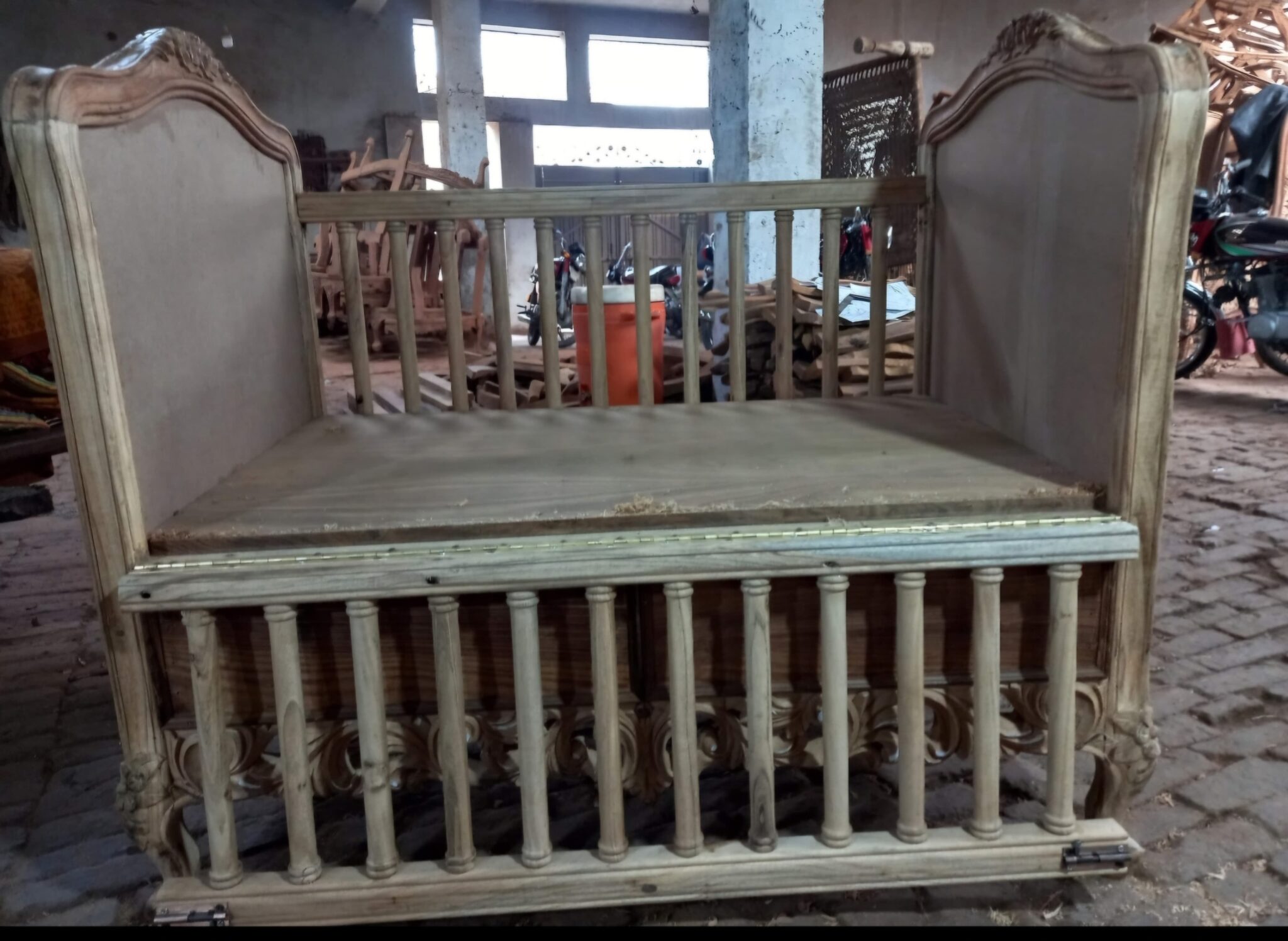 Buy Luxury Wooden Baby Cot in Pakistan | Décor Designo